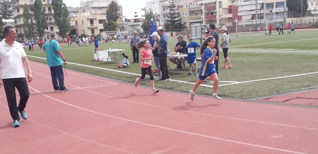 Σημαντικές επιδόσεις στους αγώνες στίβου των Δημοτικών Σχολείων Χίου ...